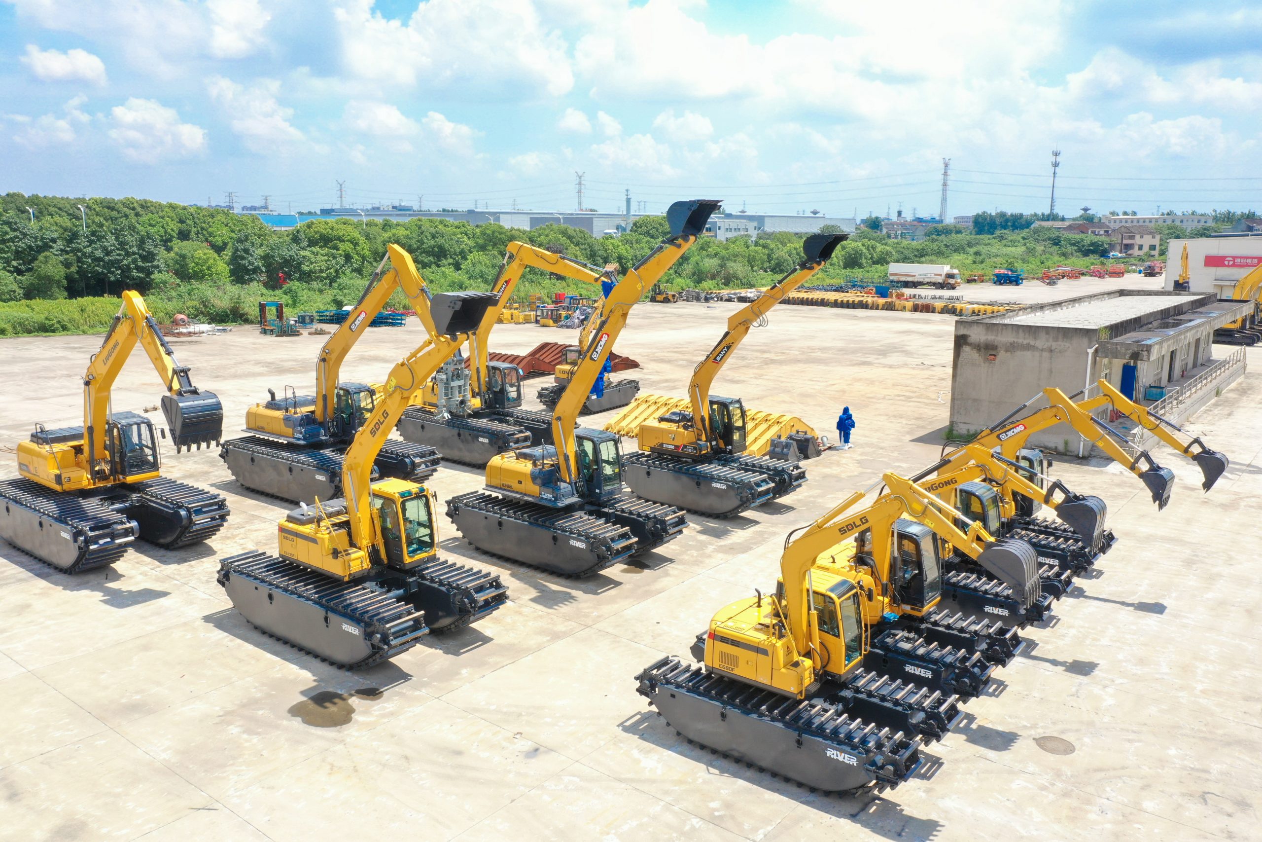 Powerful! Amphibious Excavators With Different Attachments Can Play A ...